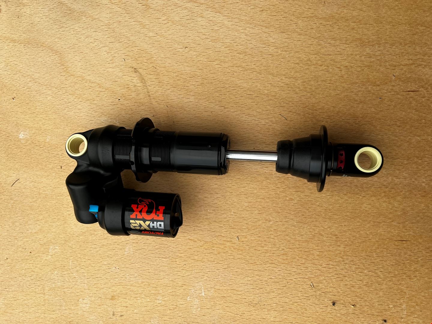 Fox DHX2 Factory Coil 216 x 63 mm für 350 CHF in Pffefingen günstig ...