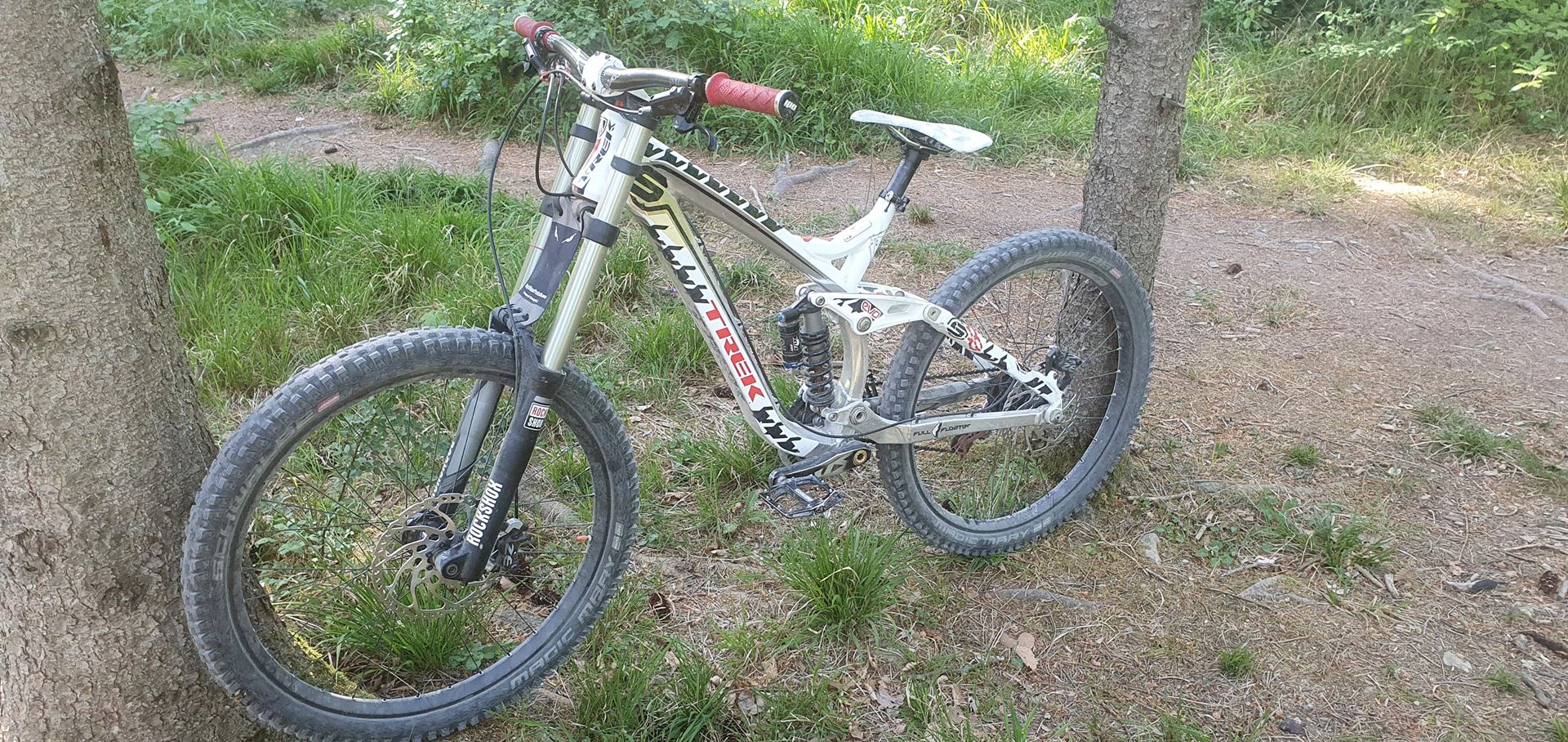 Trek Session 88 Alpha Red Aluminum w/ABP, Full Floater, alloy EVO Link ...