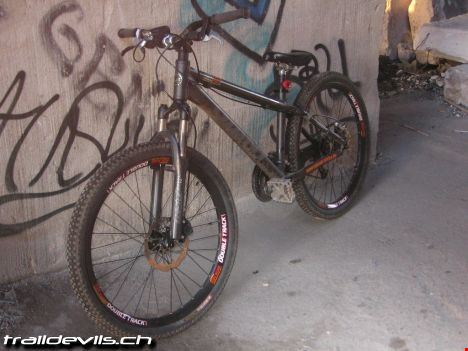 Giant STP 3.0 - Bike Gallery | Traildevils