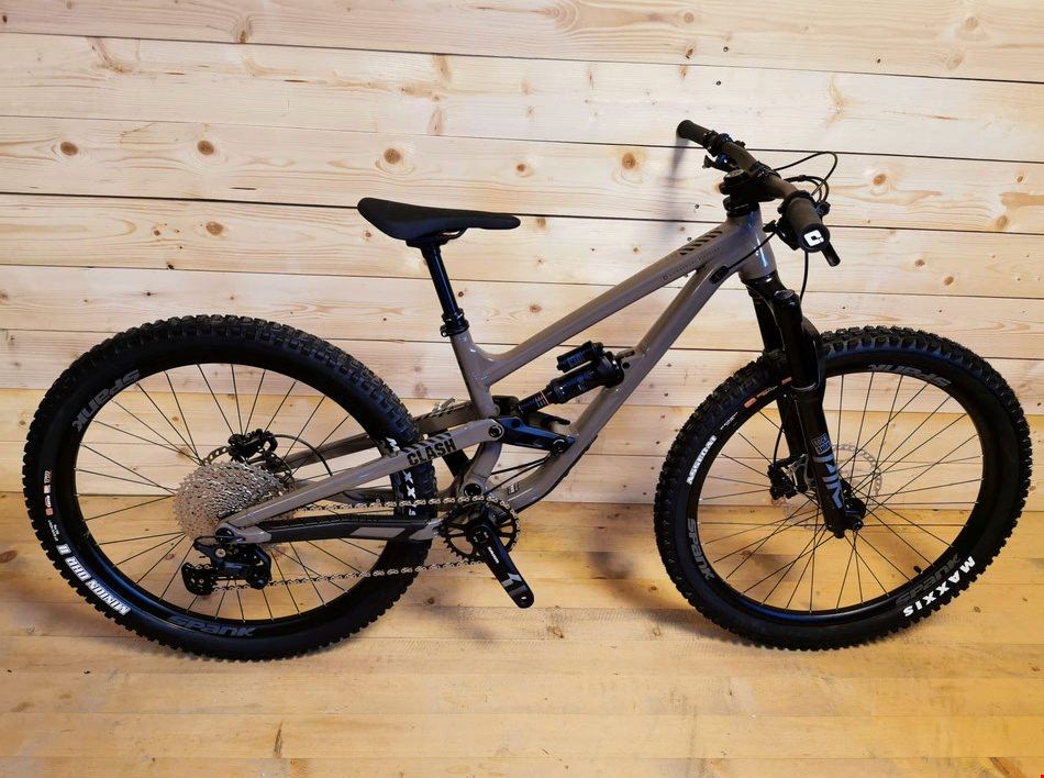 COMMENCAL Clash Junior 2022 für 2700 CHF in Amsoldingen günstig kaufen ...
