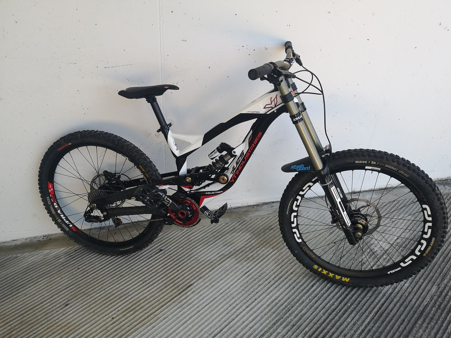 YT-Industries Tues 2.0 WC LTD 2013 für 1800 CHF in Bubikon günstig ...