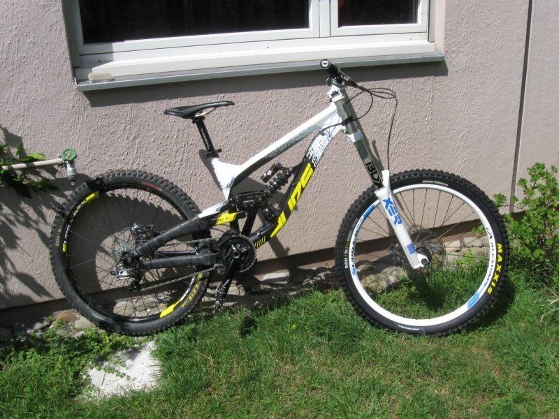 YT Industries Tues DH - Bike Gallery | Traildevils