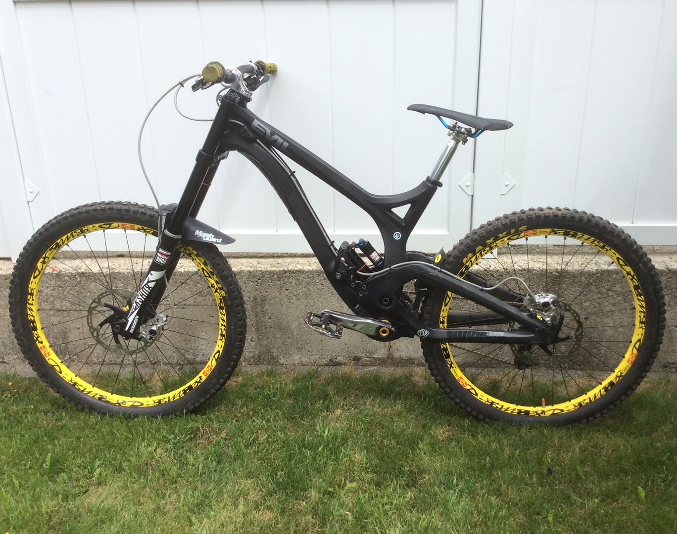 Evil Undead V2 Carbon 2015 - Bike Gallery | Traildevils