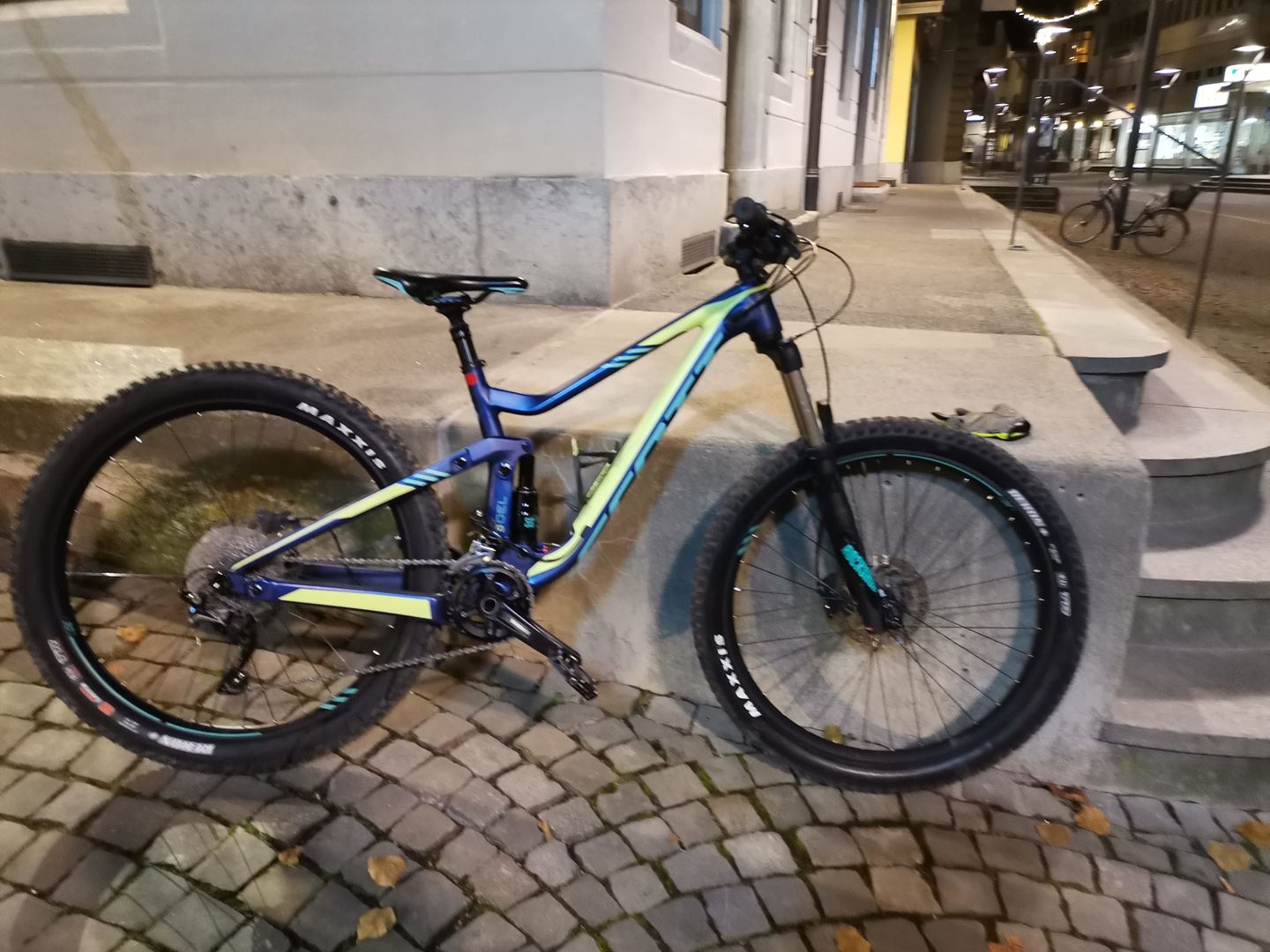 Scott Scott genius 730 27,5 S 2019 - Bike Gallery | Traildevils