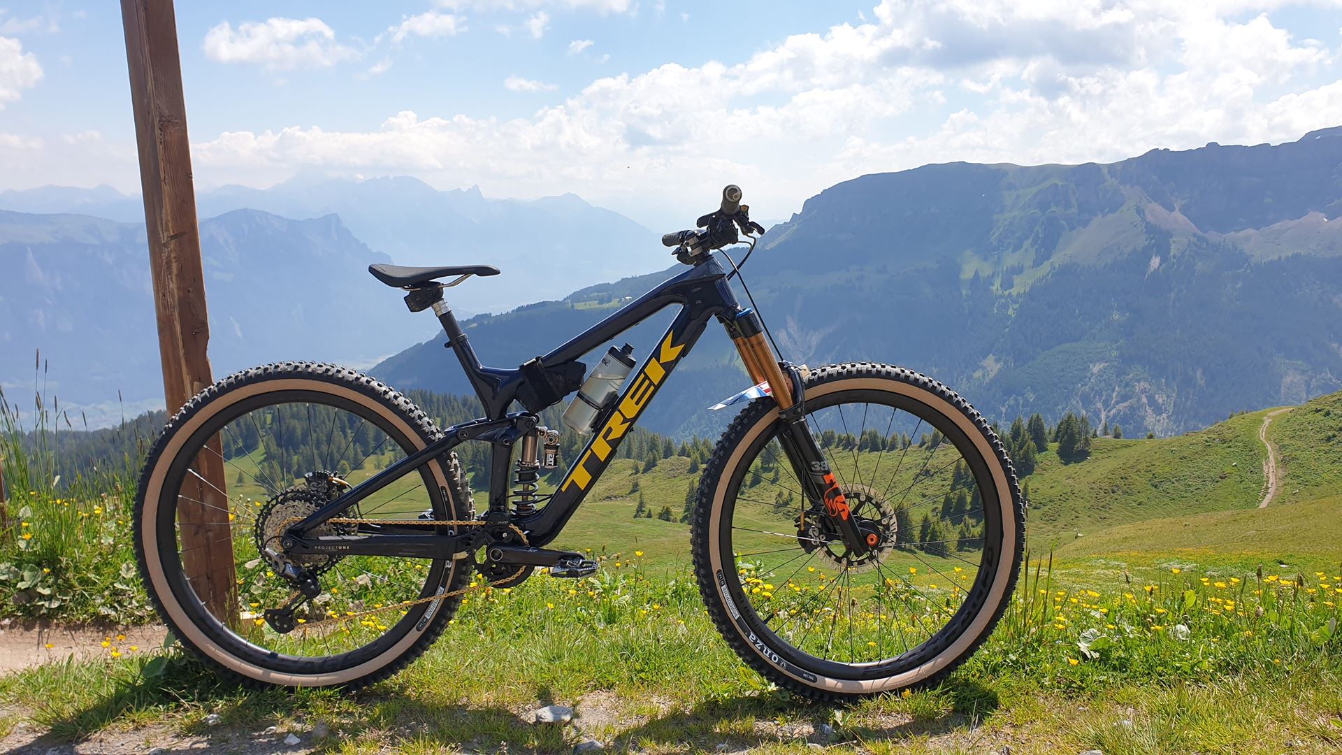 TREK Slash Project One 2020 - Bike Gallery | Traildevils