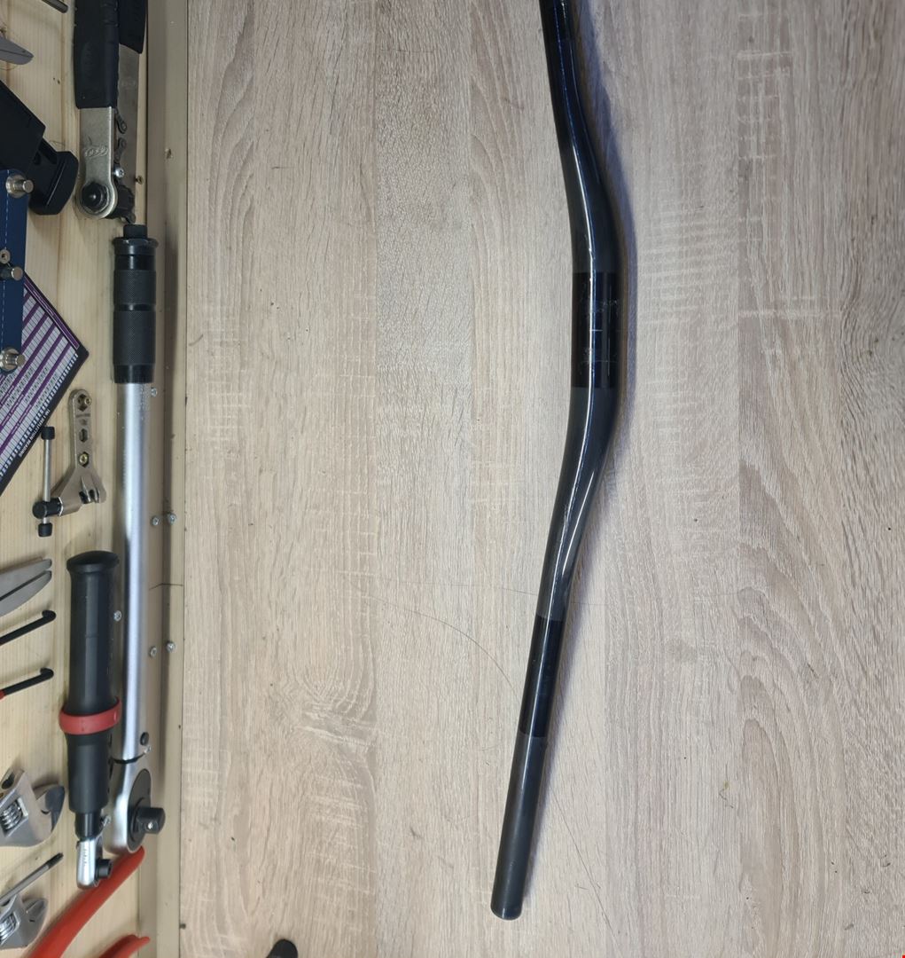 Beast Components Riser Bar 25 800mm 35mm Klemmung Carbon für 90 CHF in ...