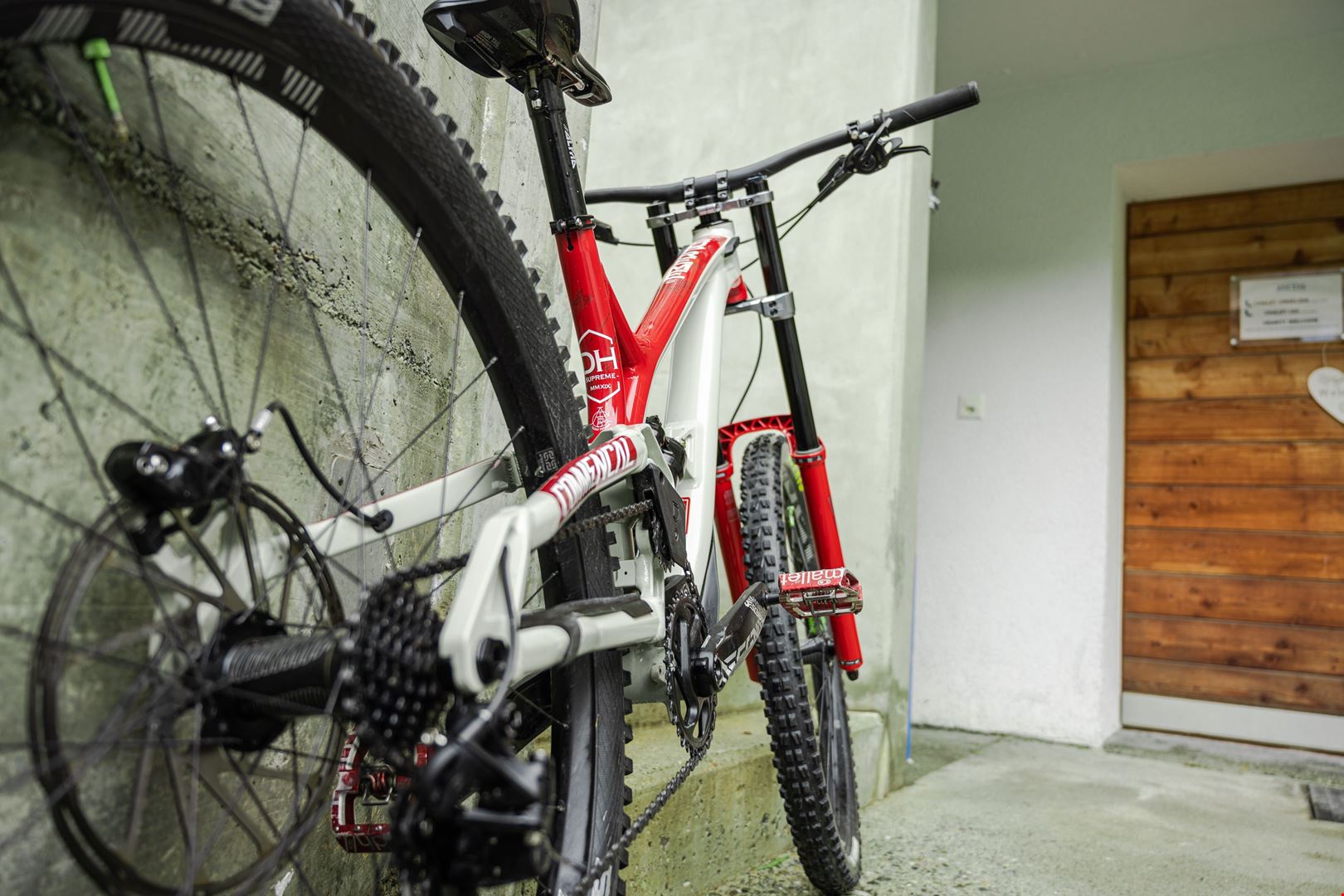COMMENCAL Supreme DH team edition 2020 29/29 2020 - Bike Gallery ...
