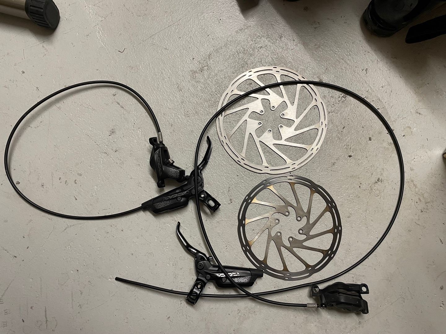 SRAM CODE R 4 Kolben mit 200/180 Scheibe Bremsenset für 80 CHF in Zug ...