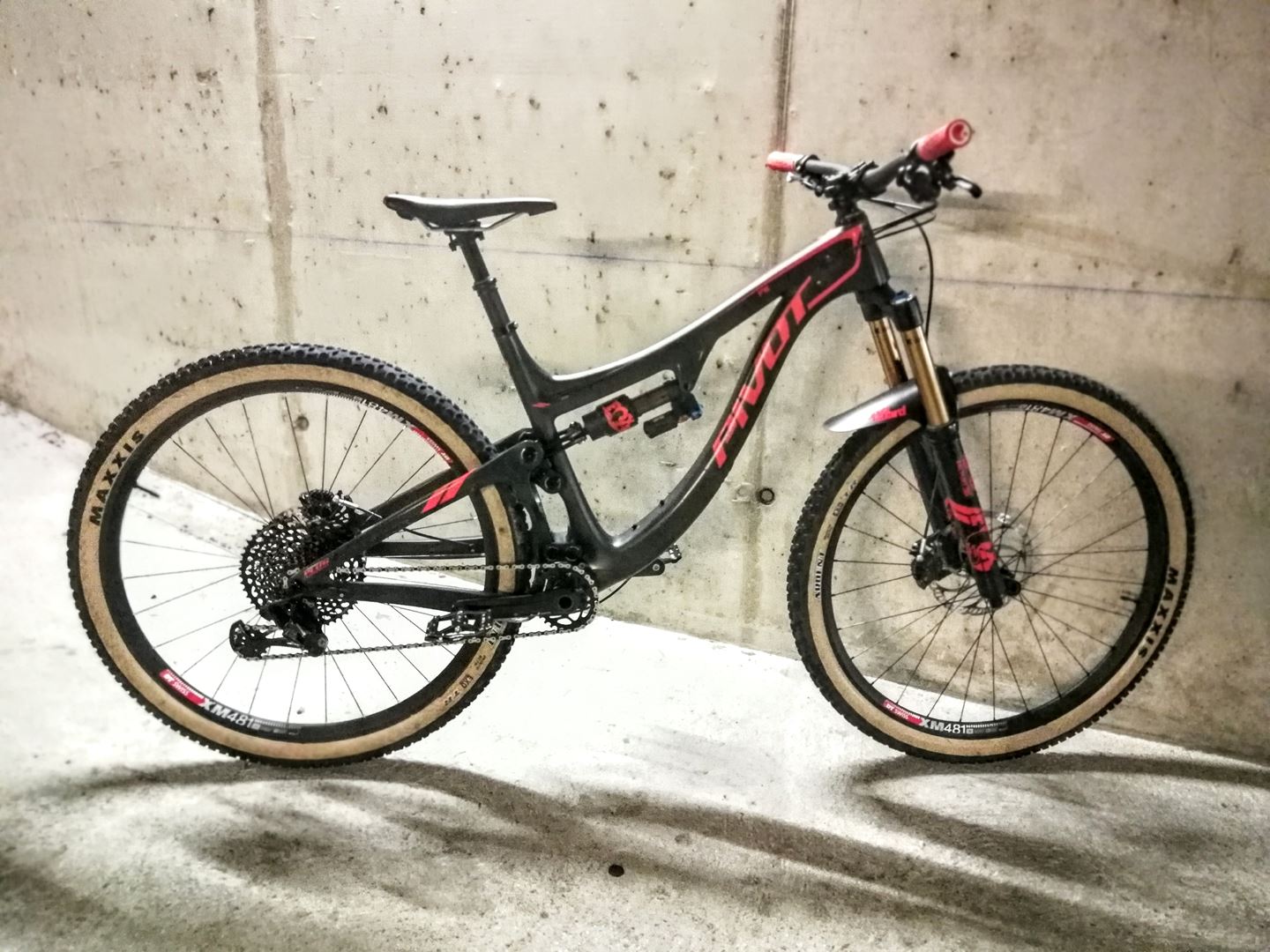 Pivot Cycle Switchblade 2019 - Bike Gallery | Traildevils