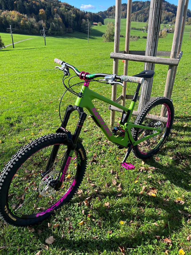 Santa Cruz Nomad 5 C Adder Green 2022 - Bike Gallery | Traildevils