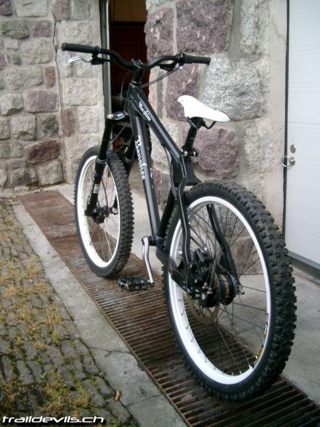 Banshee Morphine - Bike Gallery | Traildevils