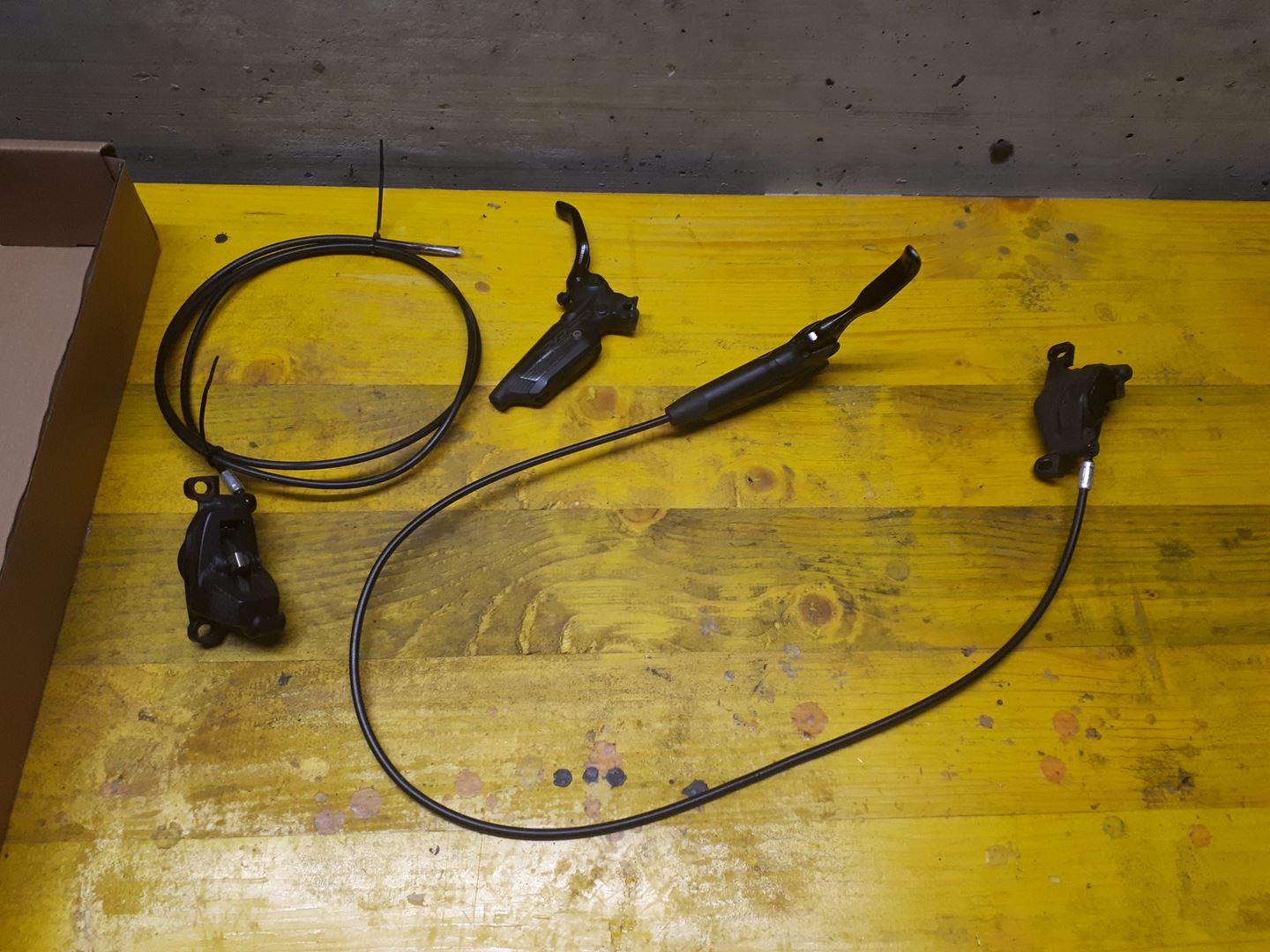 Sram CODE R Vorder- und Hinterradbremse komplett für 180 CHF in ...