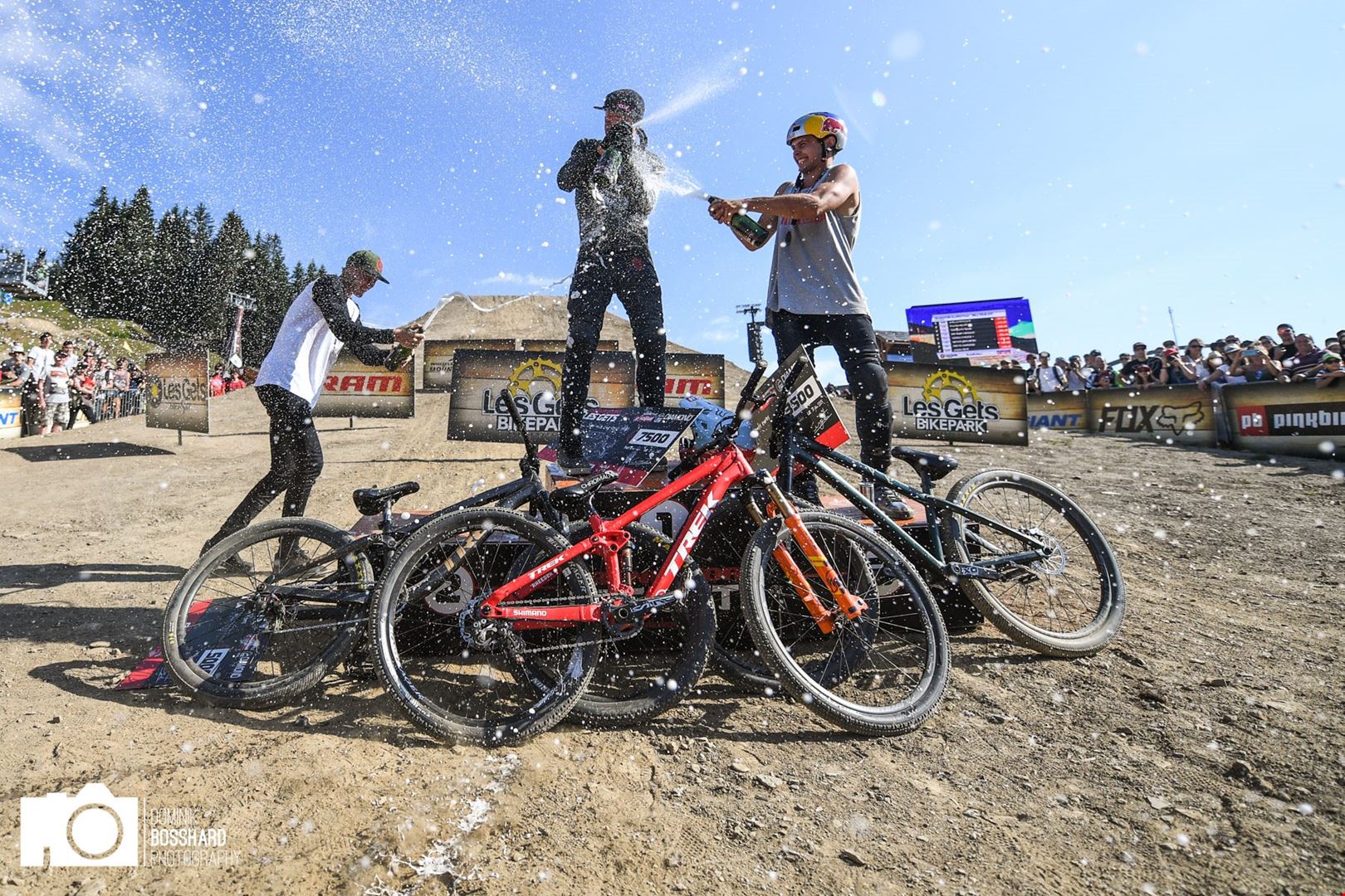 Brett Rheeder gewinnt den Crankworx Slopestyle in Les Gets - Talk ...