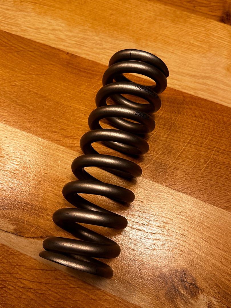 Ti-Springs Ti-Springs Titanfeder 300lbs X 90mm (3.5") für 80 CHF in ...