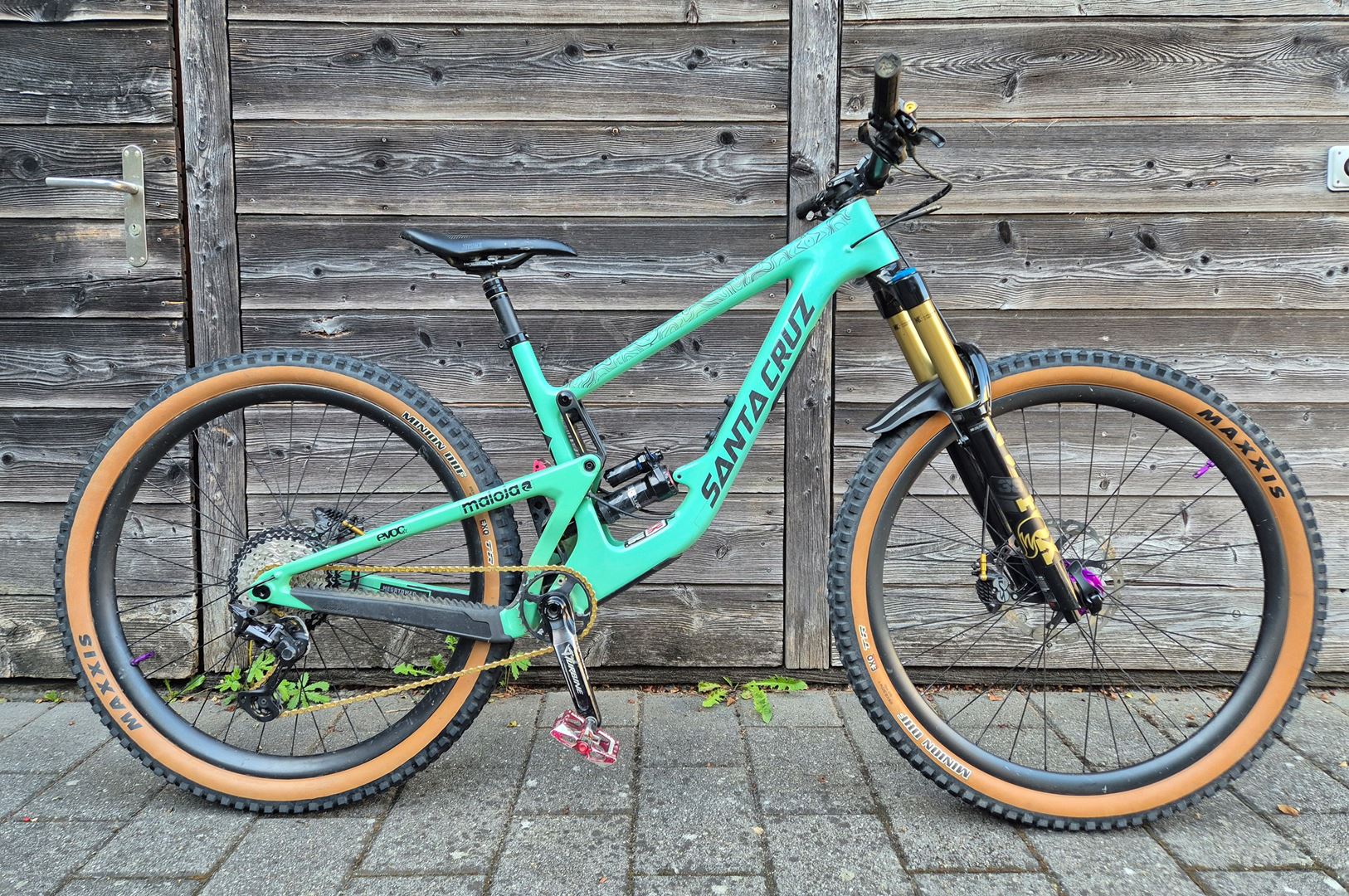 Santa Cruz Megatower CC Carbon Frame 2021 - Bike Gallery | Traildevils