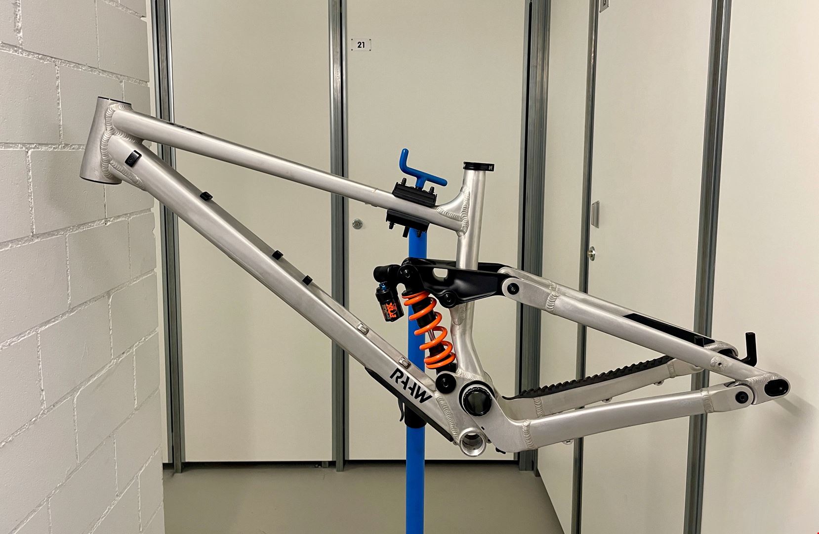 RAAW Jibb Grösse L mit Fox DHX2 für 1290 CHF in Chur günstig kaufen ...