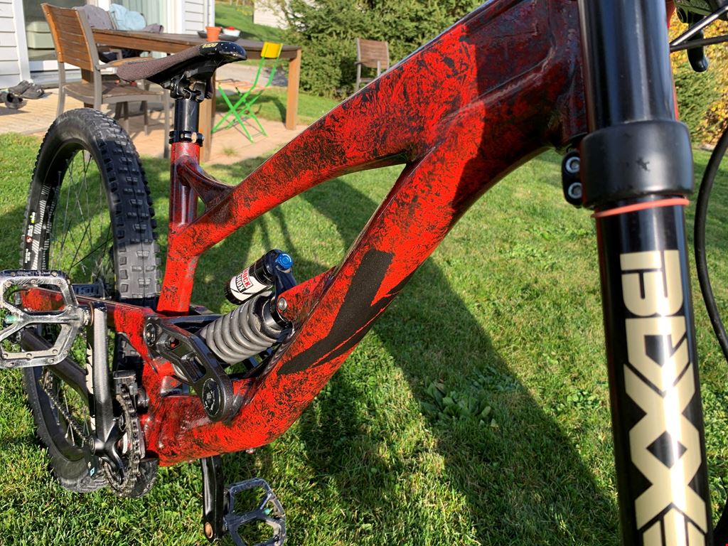 Custom-painted YT-Industries Tues AL 27.5 Gr.M für 2700 CHF in Laufen ...