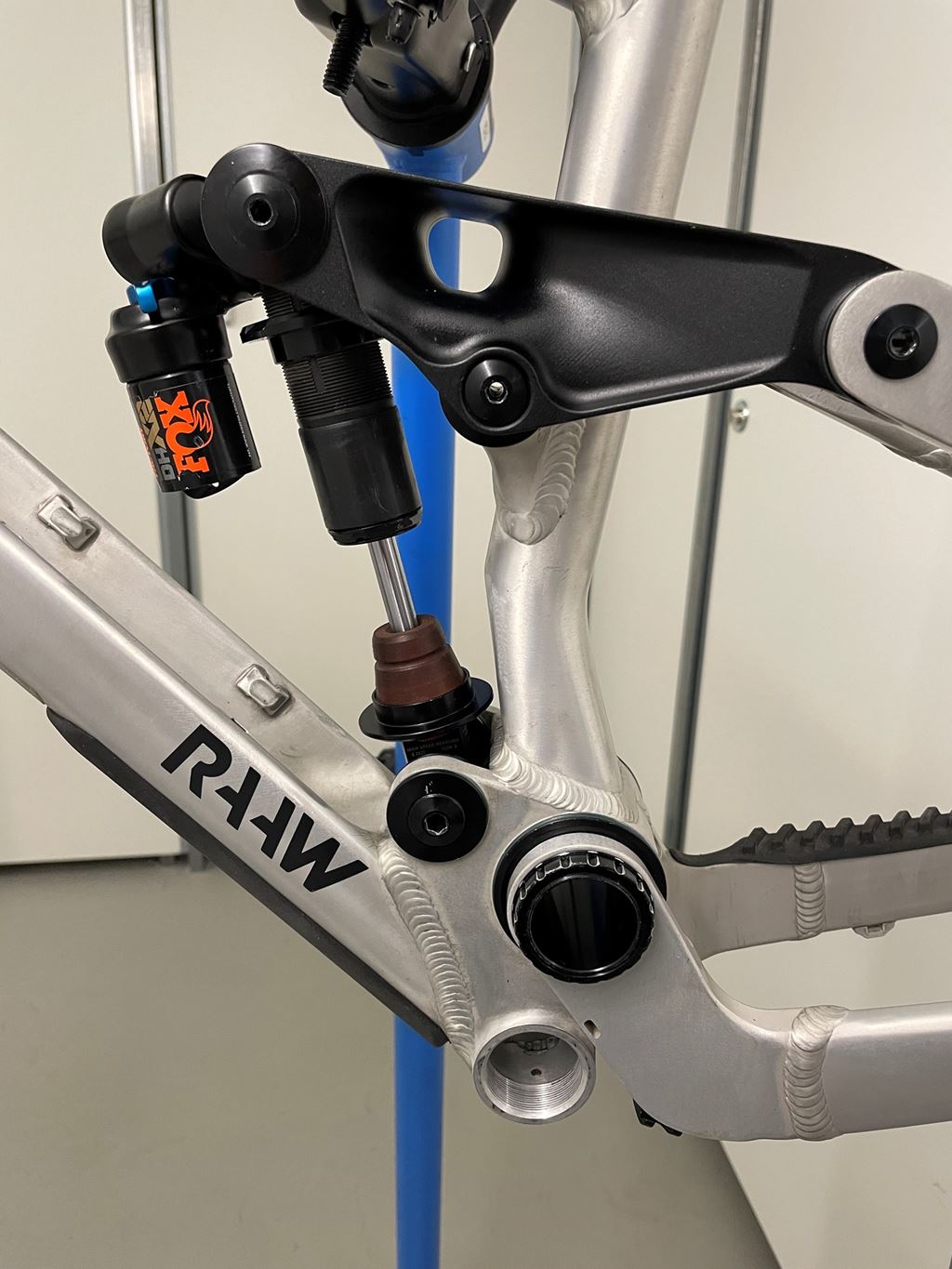 RAAW Jibb Grösse L mit Fox DHX2 für 1290 CHF in Chur günstig kaufen ...